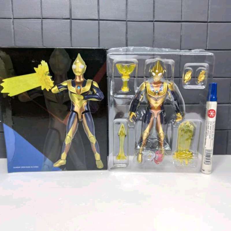 Jual mainan action figure shf ultraman tiga golden glitter shfiguarts ...