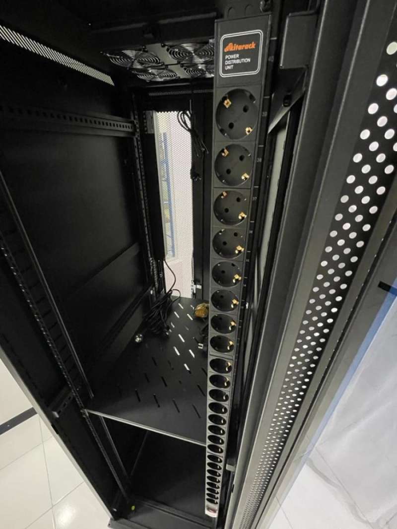 Promo P24g - Pdu Rackmount 1u 24 Outlet Germany Socket 19 - Kitarack ...