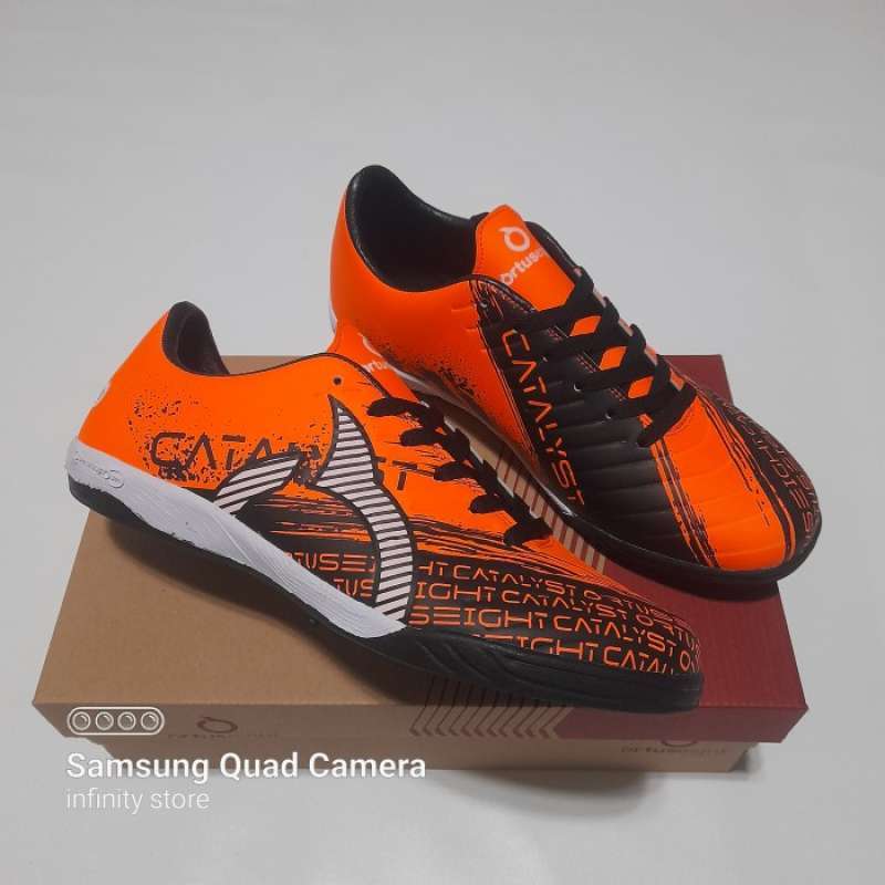 Jual Sepatu Futsal Ortus Catalyst Revenge Putih - Volt Hitam Oren 43 Di ...