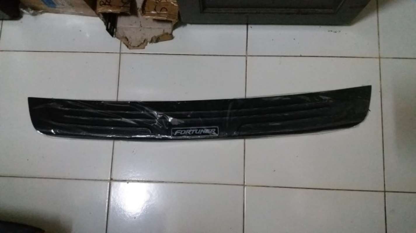 Jual Sill Plate Belakang Fortuner/rear Bumper Step Cover Fortuner Di ...
