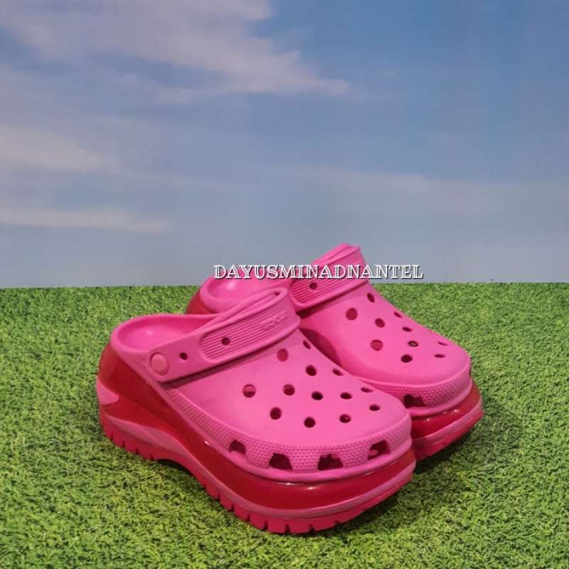 Jual Crocs Crush / Crocs Sandal Classic Mega Crush Clog / Sendal Crocs ...