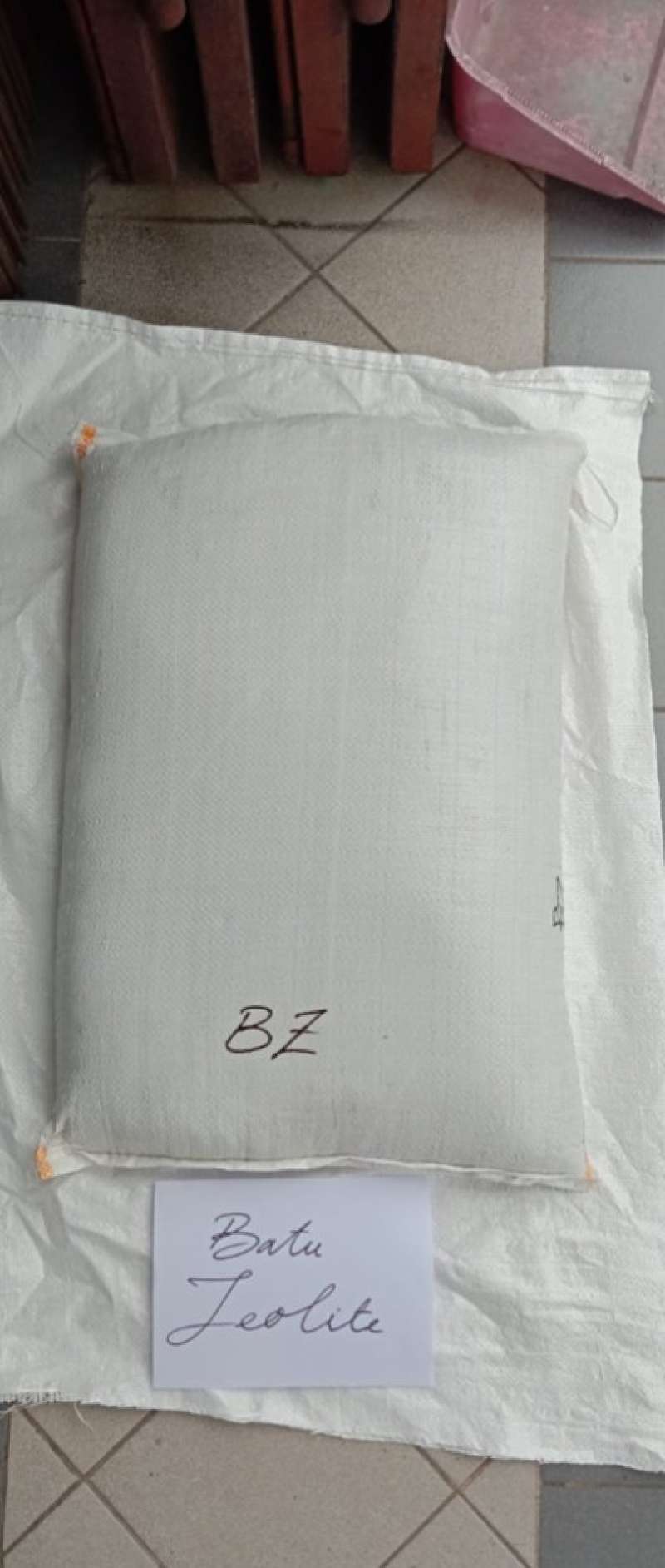 Promo BATU ZEOLITE // FILTER AIR KARBON 25kg Diskon 33% di Seller ...