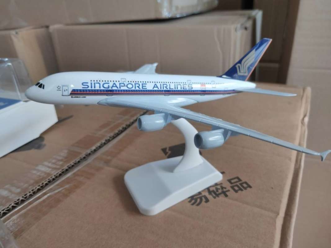 Jual Miniatur Diecast Pesawat Terbang Singapore Airlines Bahan Besi di ...