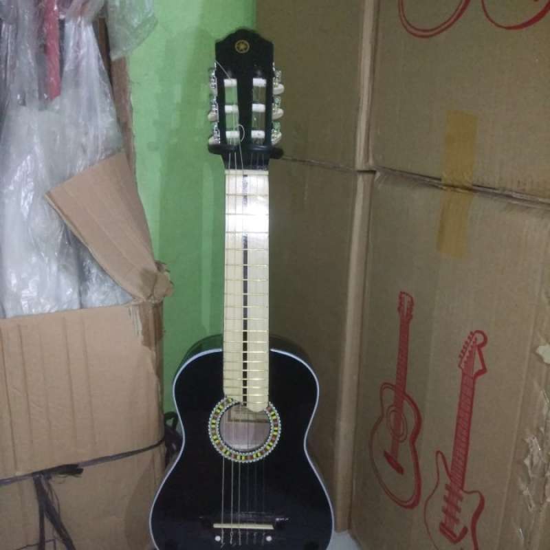 Jual Gitar Kecil Senar 6 Klasik Yamaha Tbk Di Seller Plaza Ambarukmo ...
