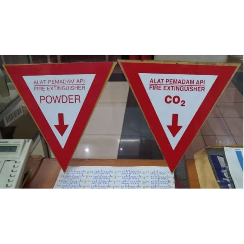Promo Tanda akrilik alat pemadam api ringan,rambu apar,powder,co2 ...