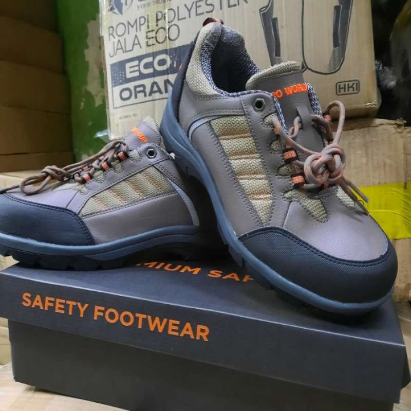 Jual Sepatu Safety Pro Worldcup Ekspor Di Seller Prima Adaptor - Kebon ...