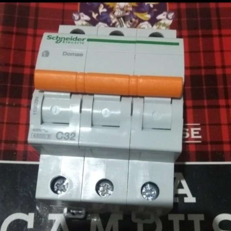 Promo Mcb Schneider 3 Phase 32 Ampere Diskon 23% Di Seller Maslika ...