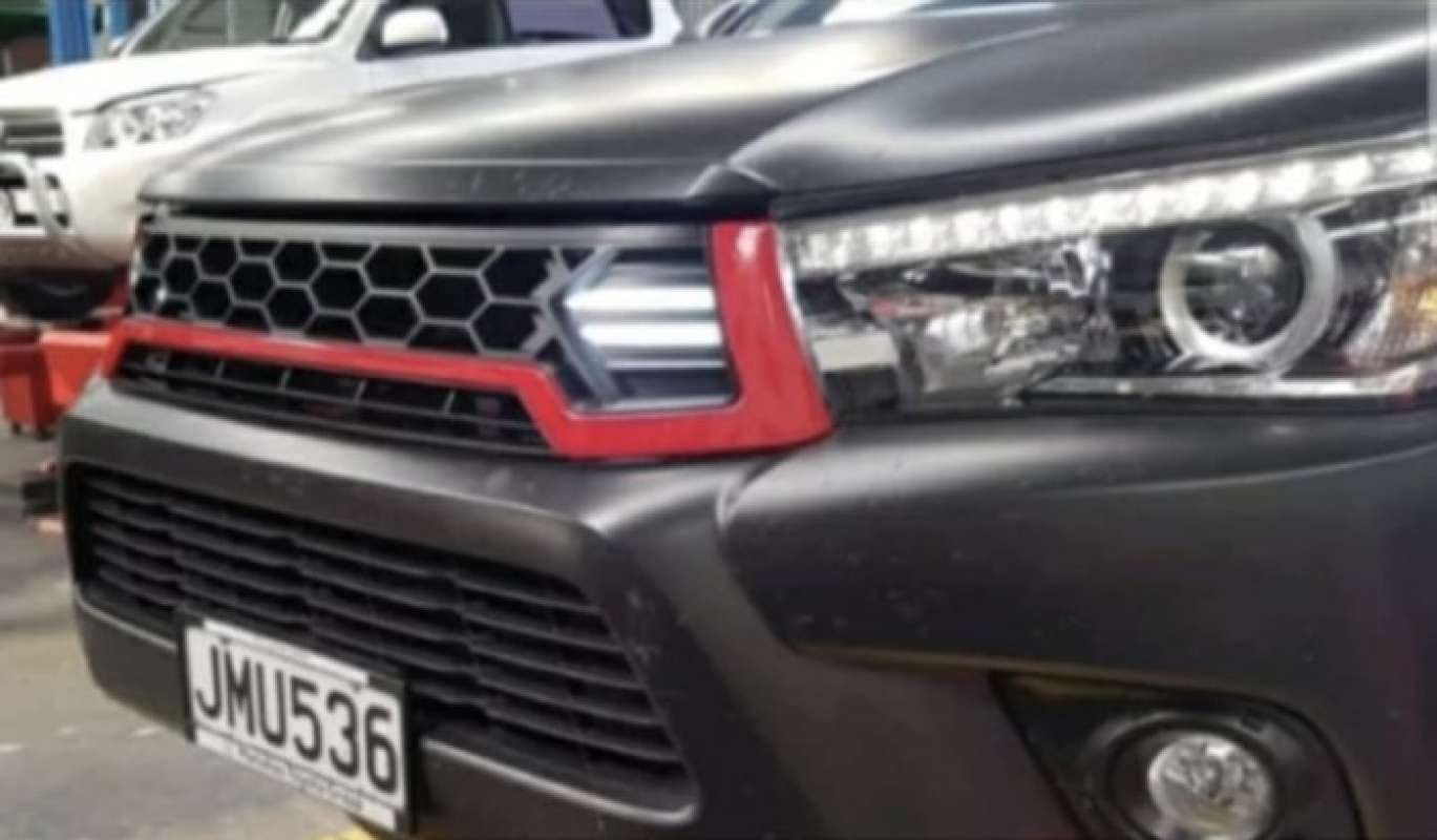 Jual Grill Toyota Hilux Revo 2016 With Led Di Seller Rahel Spoiler ...