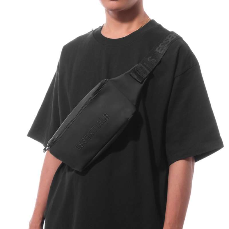 Promo FOG Essentials Solid Logo Crossbody Bag - Black Diskon 2% di ...