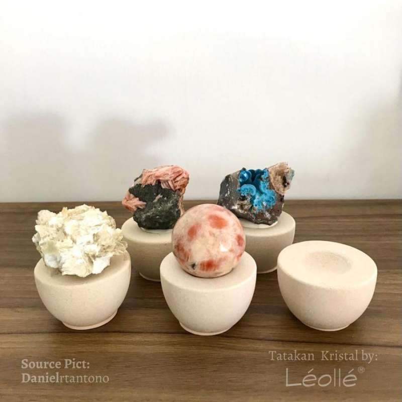 Jual Hiasan Pajangan Batu Alam Mulia Batu Kristal Kerucut Batu Putih di ...