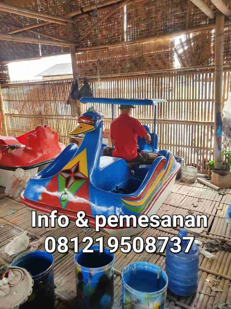 Jual Tersedia Sepeda air gowes bebekaan biru sedang perahu fiberglass ...