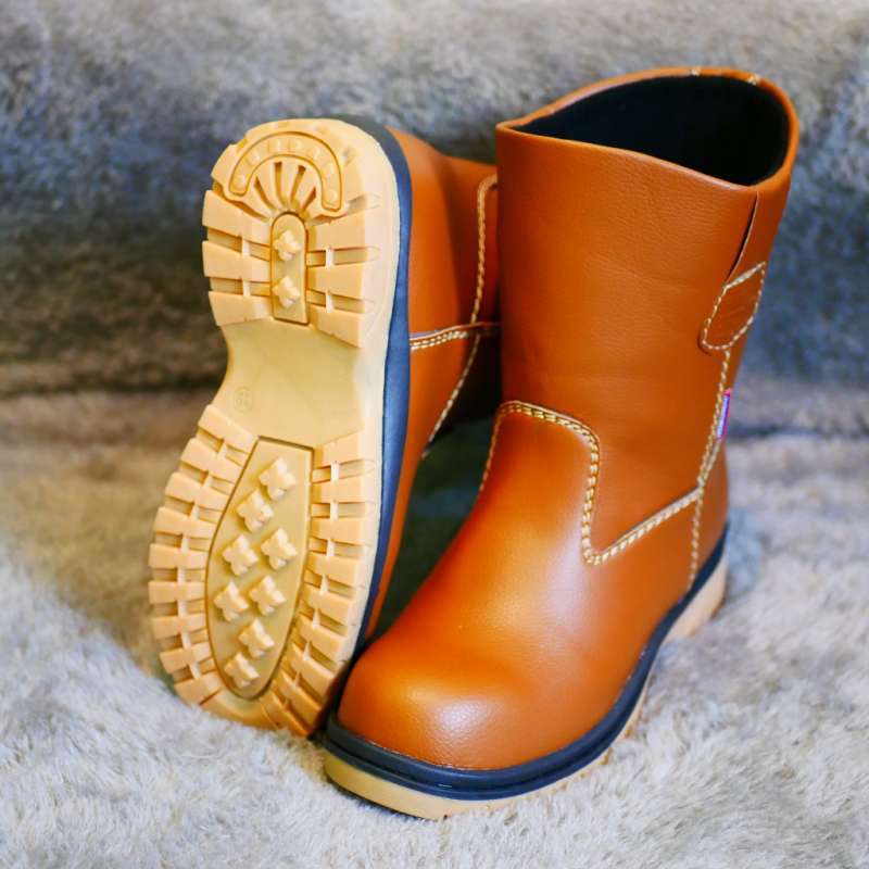 Promo CREWGER Edmundo Sepatu Safety Boot Tan Sol Karet Kuning Ujung ...