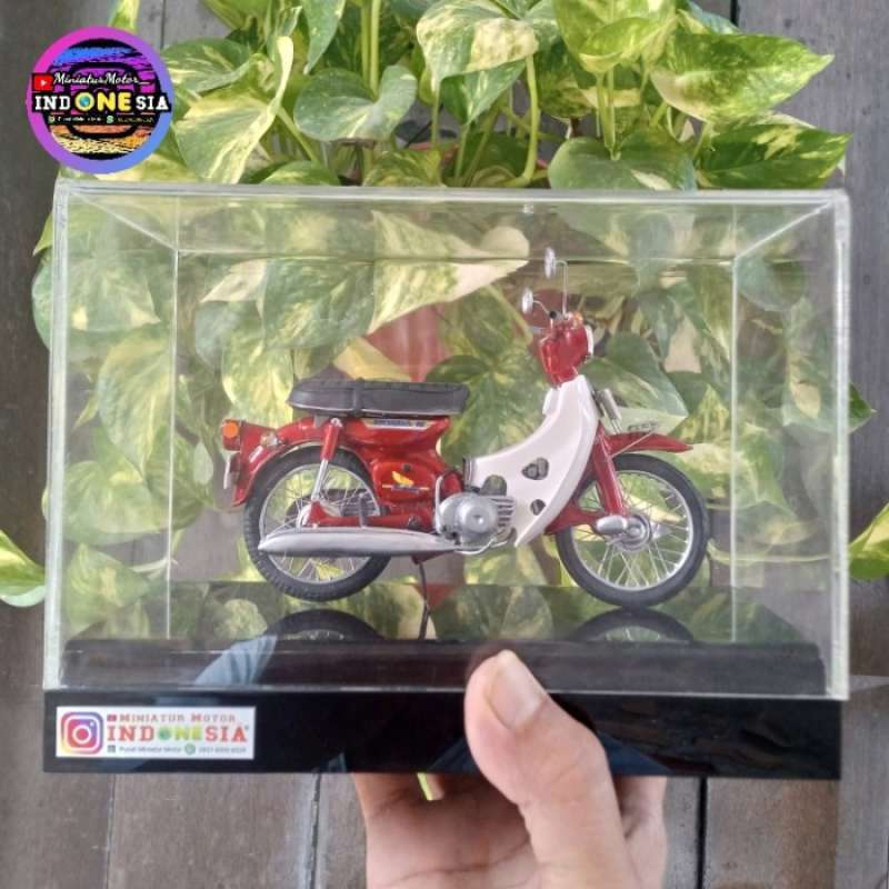 Promo Miniatur Motor C70 Skala 1/12 - Plus Box Merah Diskon 50% Di ...