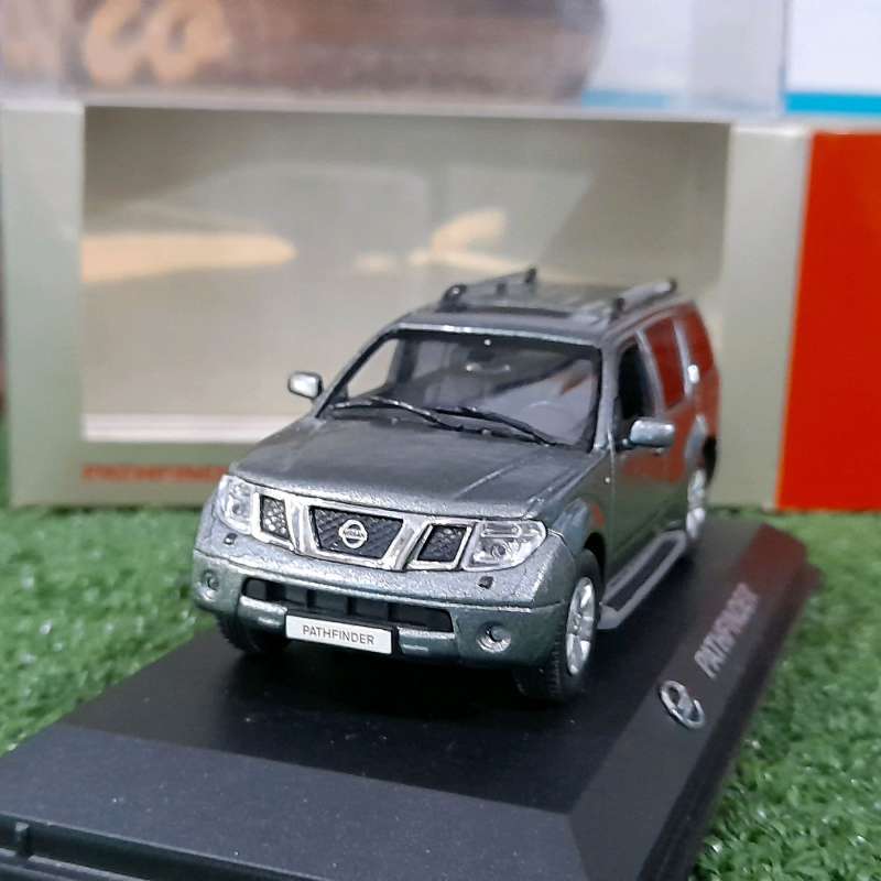 Jual Diecast Miniatur Nissan Pathfinder Skala 1:43 Di Seller Vio_car ...