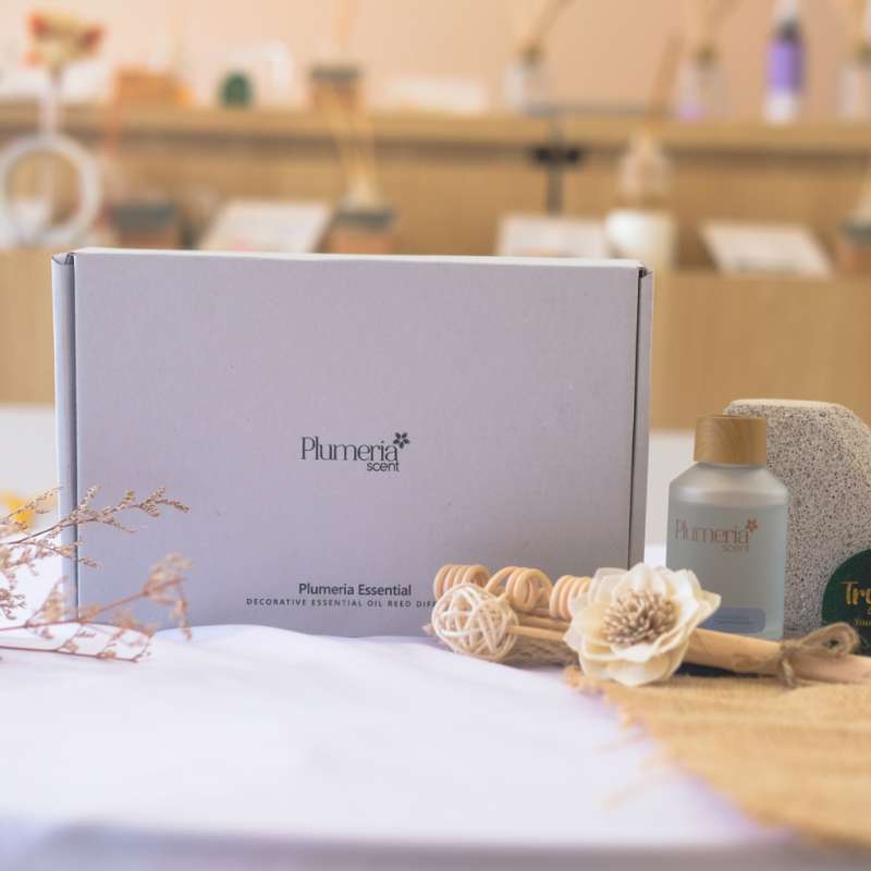 Jual Plumeria Scent Essential Oil Reed Diffuser - Sejuk (peppermint ...