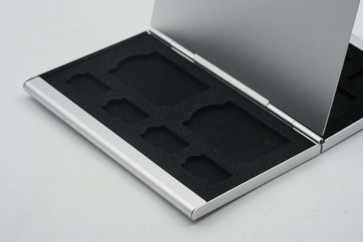 Jual Metal 12 In 1 Card Storage Kotak Simpan Memory 4 Sd 8 Micro Tf ...