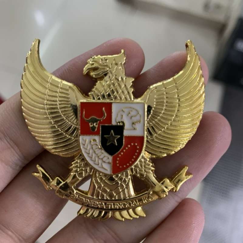Jual Pin Garuda Kuningan Cor 5 Cm Magnet Terbaru Di Seller Aghanim ...