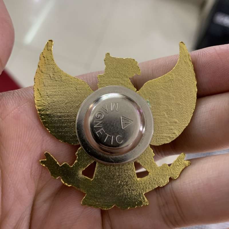 Jual Pin Garuda Kuningan Cor 5 Cm Magnet Terbaru Di Seller Aghanim ...