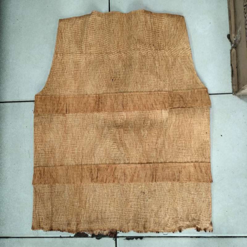Jual Rompi Kulit Kayu Asli. Baju Adat Dayak. Baju Festival Suku Dayak ...