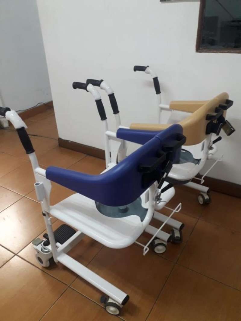 Promo Kursi Roda Transfer Pasien Bab + Mandi Commode Chair Juara Diskon ...