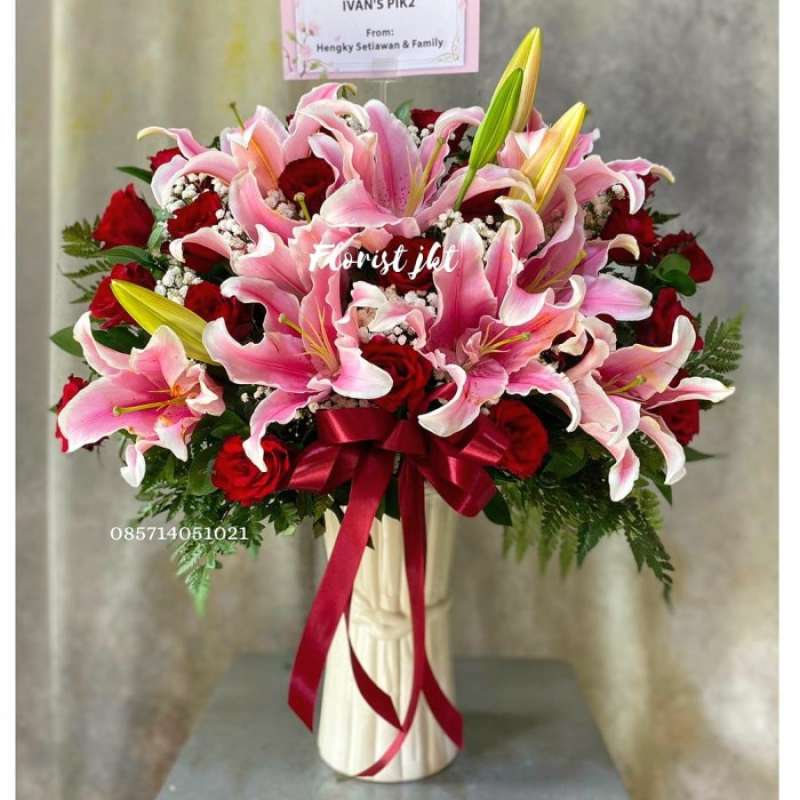 Promo Rangkaian Bunga Vas Meja Mawar Merah Terbaru Diskon 9% Di Seller ...