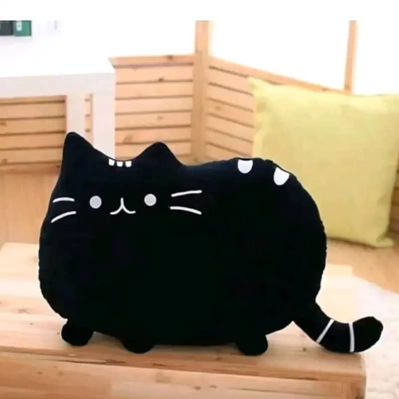boneka kucing hitam