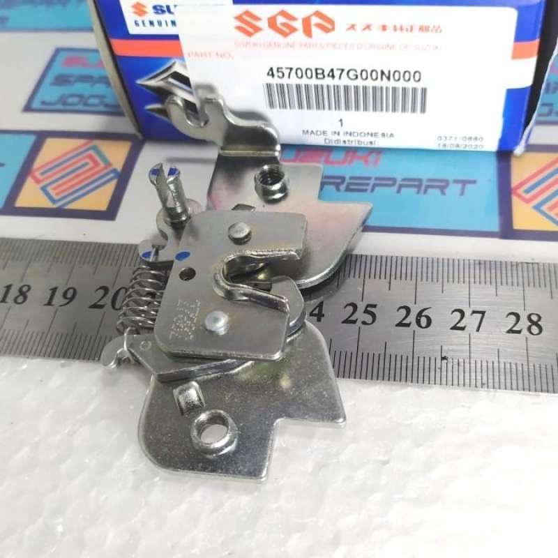 Jual 45700B47G00N000 Engsel Pengunci Jok Suzuki Shogun FD 125 Ori di ...