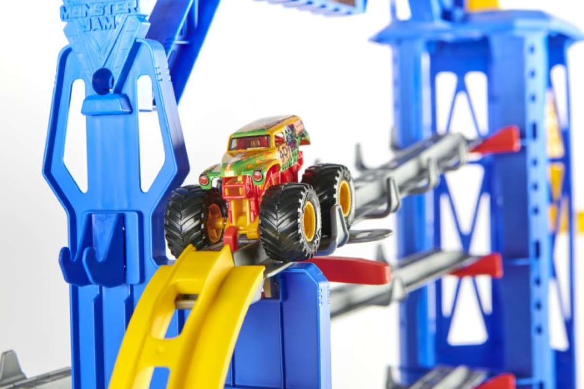 Jual Mainan Diecast Monster Jam 1:64 Monster Garage Playset Di Seller ...