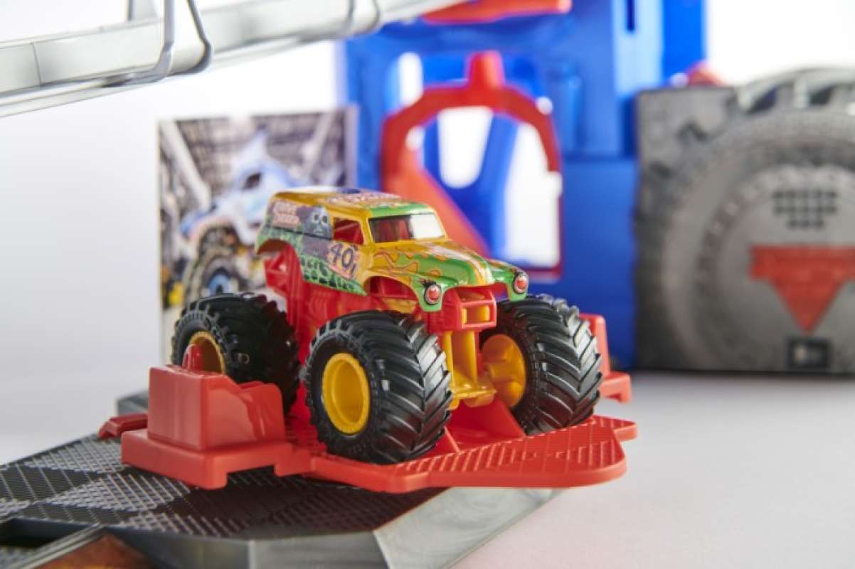 Jual Mainan Diecast Monster Jam 1:64 Monster Garage Playset Di Seller ...