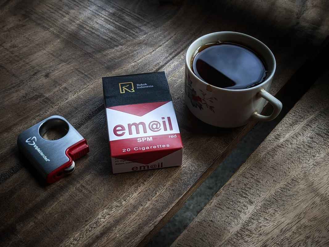 Promo Rokok EMAIL red SPM rasa marlboro 20 Batang Filter Diskon 33% di ...