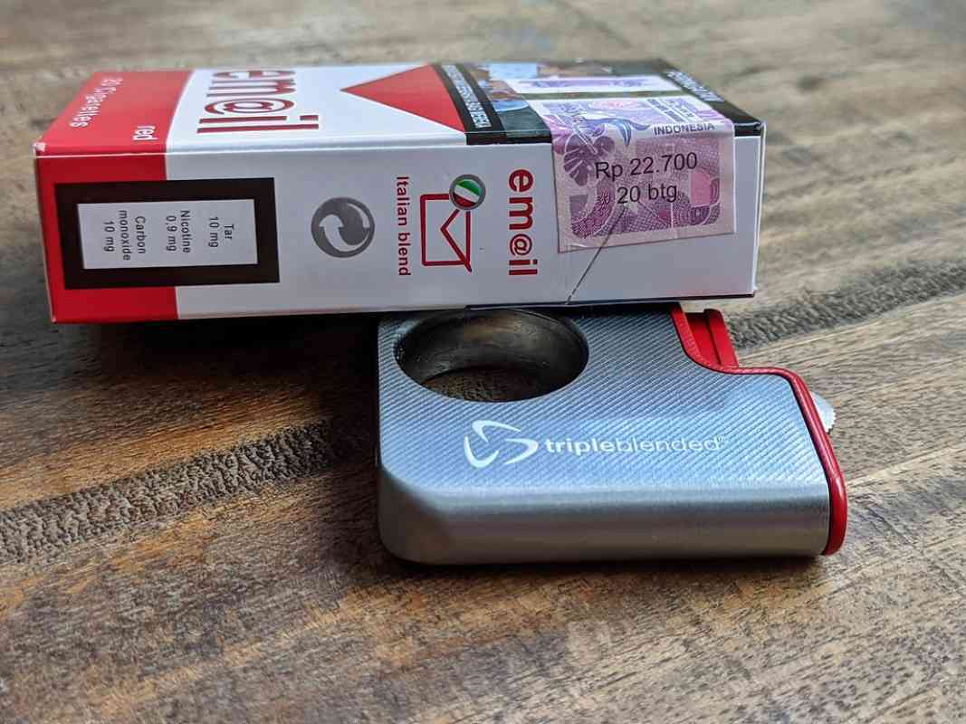 Promo Rokok EMAIL red SPM rasa marlboro 20 Batang Filter Diskon 33% di ...