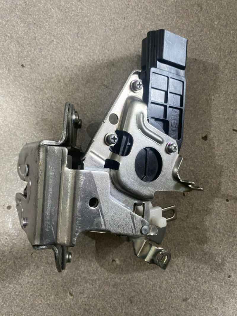 Promo Sale 69350-0K210 Doorlock Door Lock Pintu Bagasi Innova Baru ...