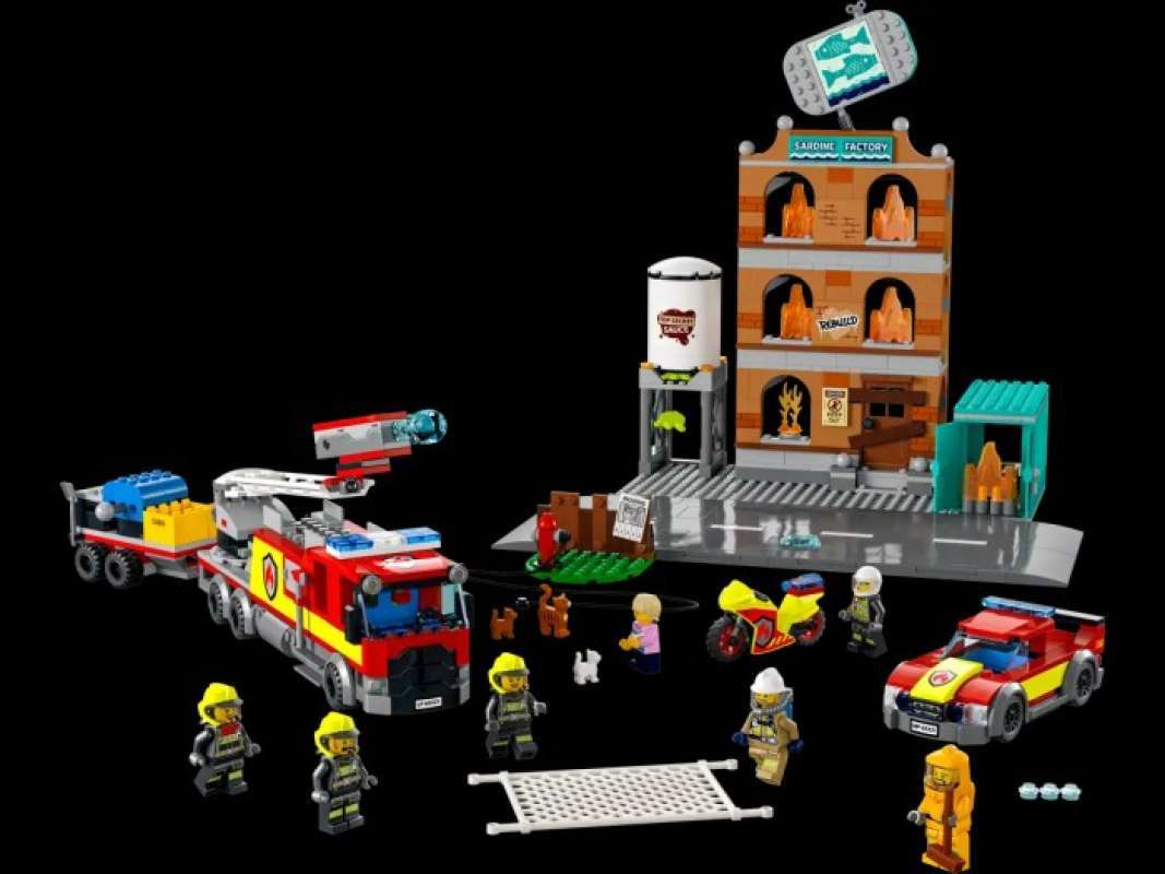 Promo Lego City Fire Brigade 60321 City Firefighter Set Diskon 50% Di ...