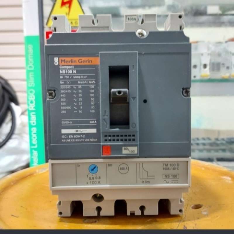 Promo Mccb Merlin Gerin Ns100n 3p 100a Diskon 23% Di Seller Darmaroca ...