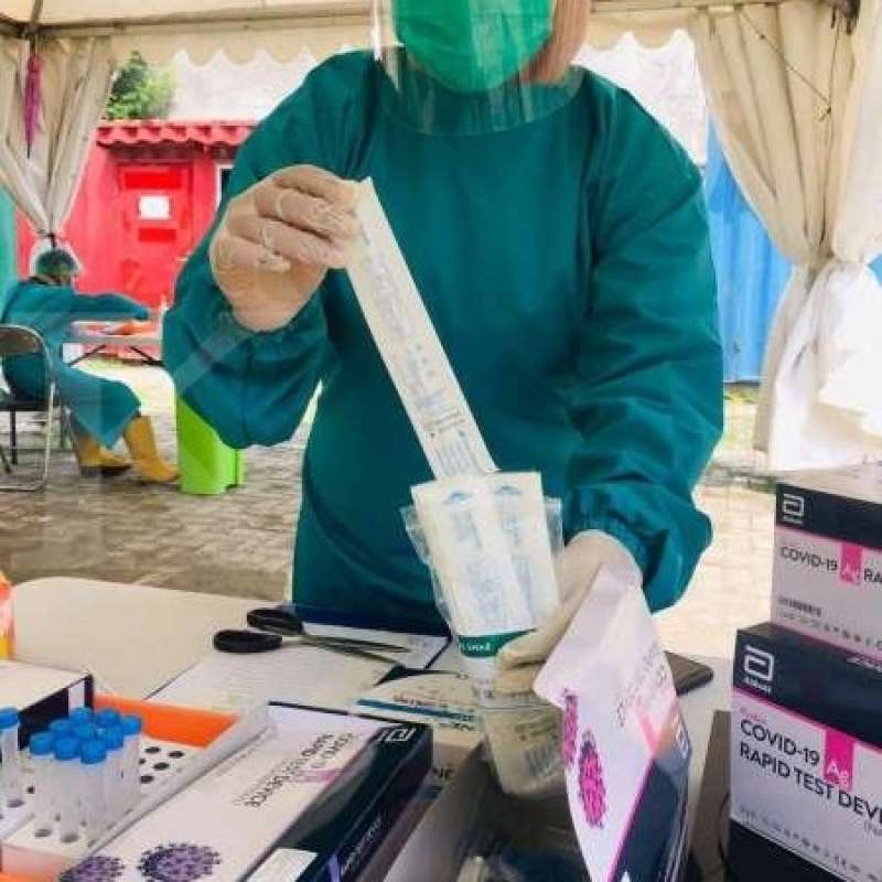 Jual Abbott Nasal Antigen Swab Testmandiri Perorangan 1 Set Lengkap Di ...