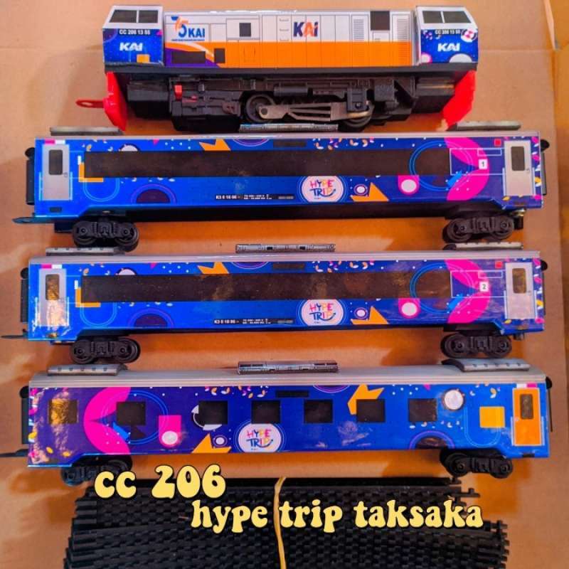 Jual Mainan Kereta Api Indonesia, Kereta Api Cc 206 Hype Trip Taksaka ...