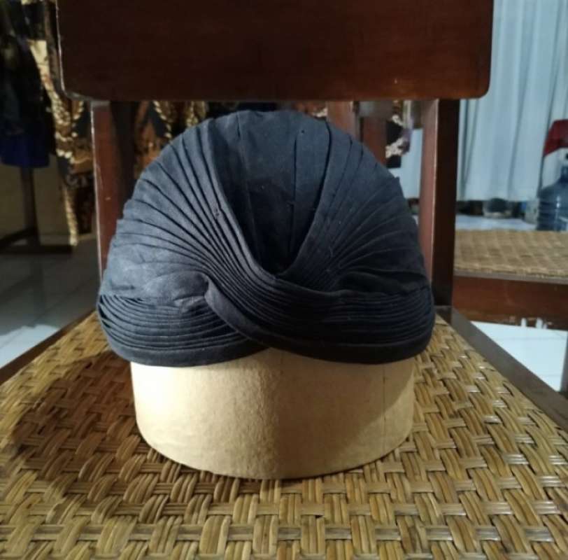 Jual Blangkon Hitam Polos Alus Blangkon Jogja Blangkon Adat Oleh Oleh ...