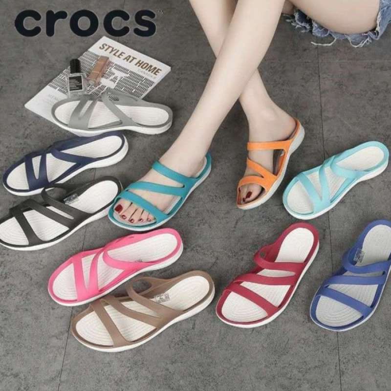Jual Sandal Slide Wanita Crocs Original Swiftwater Sandal - Hitam Full ...