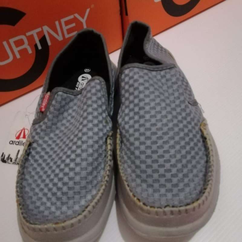 Jual Sepatu Kain Pria Slip Di Seller Wd_store - Cengkareng Timur, Kota ...