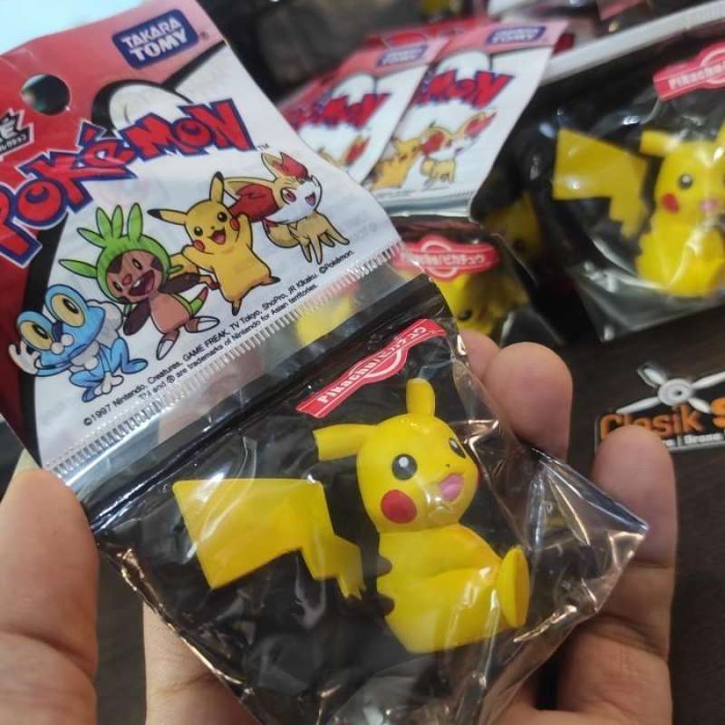 Jual Takara Tomy Pokemon Figure - Pikachu ( Sit Pose ) original di ...