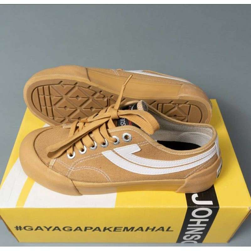 Jual Sepatu Sneakers Kanvas Pria Johnson Galaxy Pro Lowcut (LC) Beige ...
