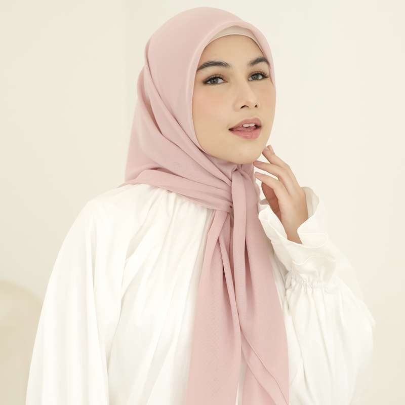 Promo Lozy Hijab - Kirana Paris Plain Japan Mauve Glow Diskon 23% Di ...