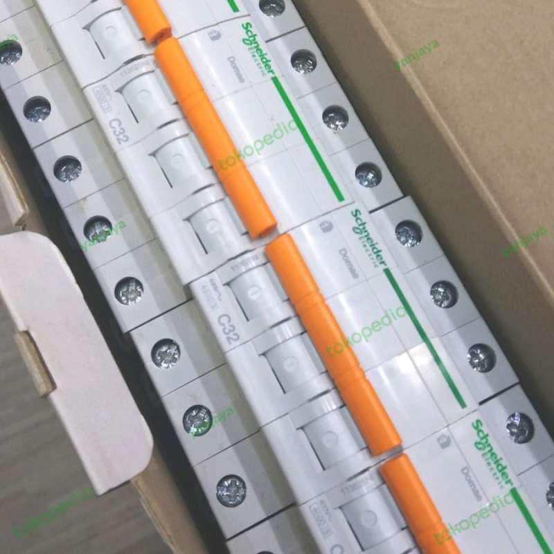 Promo schneider MCB DOMAE 3phase 32A/MCB DOMAE 4,5ka schneider Diskon ...