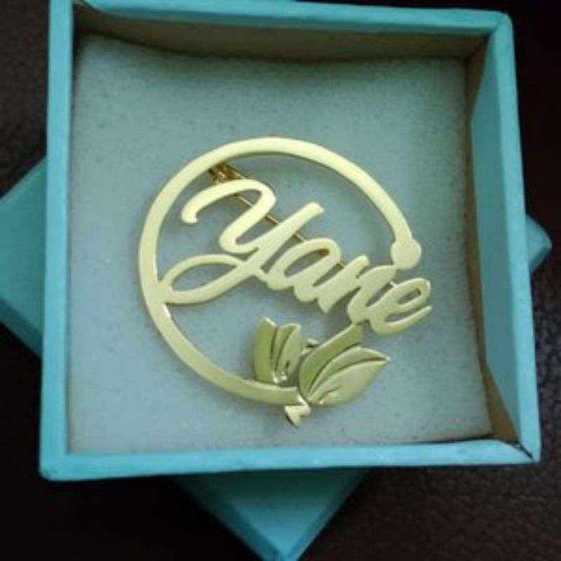 Promo Bros Nama Pin Nama Custom Lapis Emas24k Brooch Diskon 5% Di ...