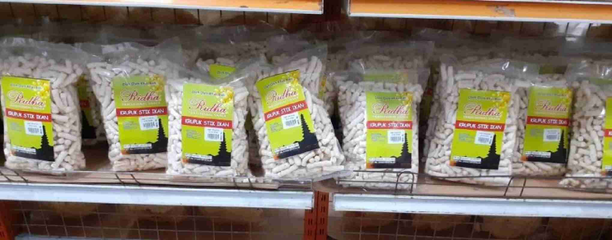 Jual STIK IKAN PEDAS/ORIGINAL â RIDHAâ TRADITIONAL SNACK KHAS BALI ...