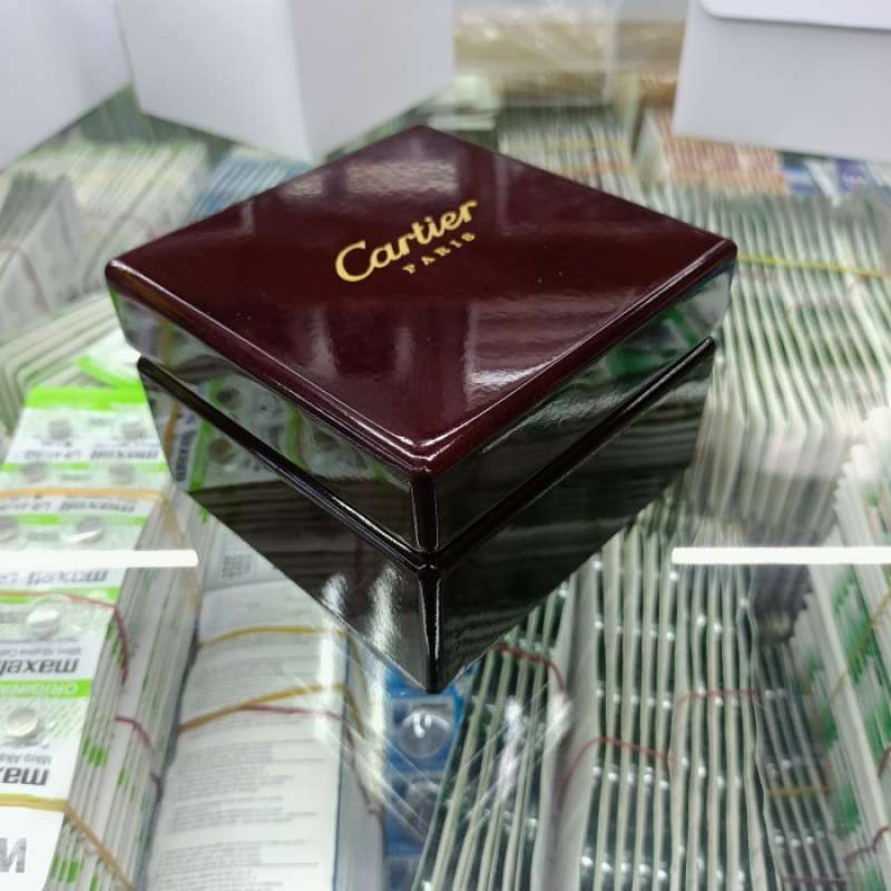 Promo Box Jam Tangan Cartier Kotak Kayu Diskon 33% Di Seller Hendrijaya ...