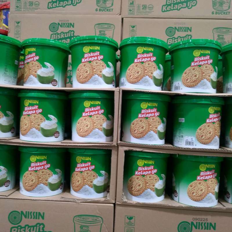 Jual Nissin Kelapa Ijo Bucket 350gr-biskuit Ember Dengan Parutan Kelapa ...
