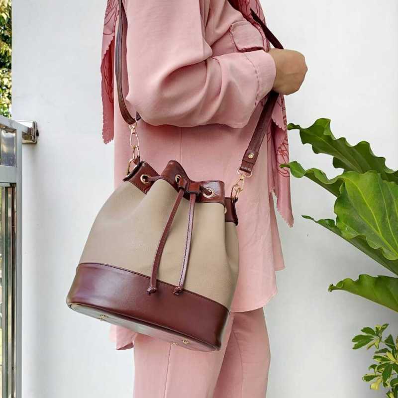 Jual Tas Serut Gambar Cewe 🏷️ Model Premium Original Terbaru & Harga ...