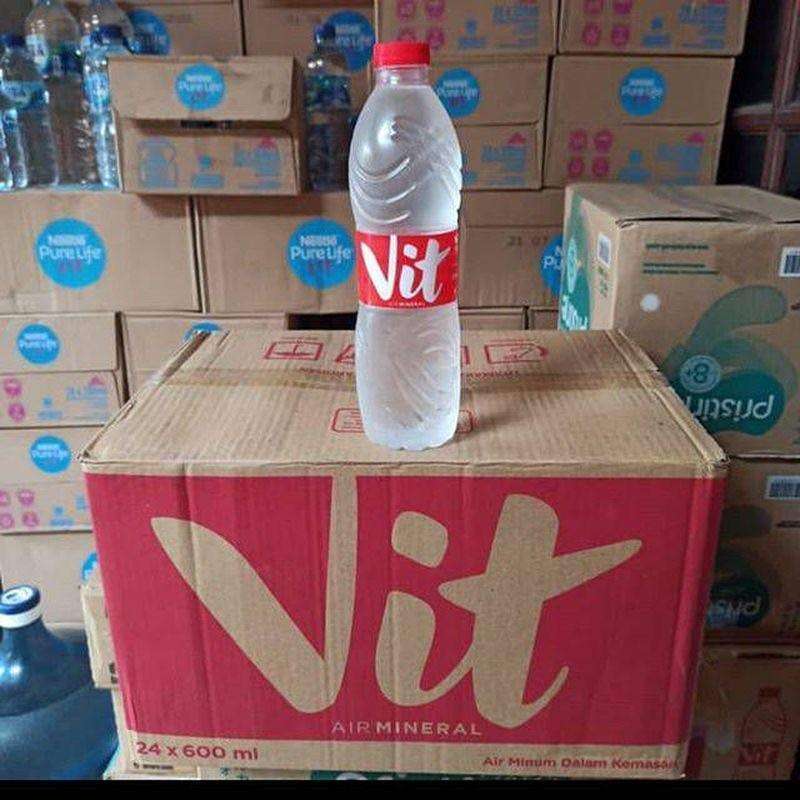 Jual Vit Air Mineral Botol 600ml Dus Isi 24pcs Di Seller Rejeki Andi ...