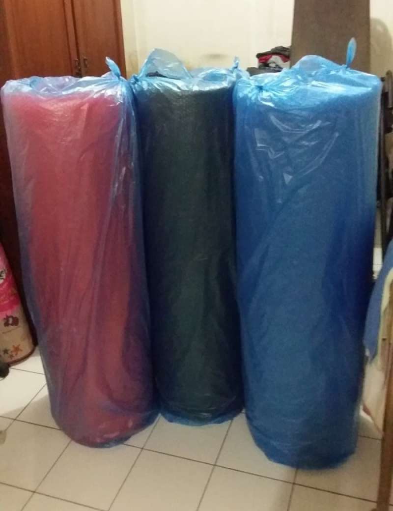 Promo Bubble Wrap Warna Merah Biru Hitam - Gelembung Tebal Paket Aman ...